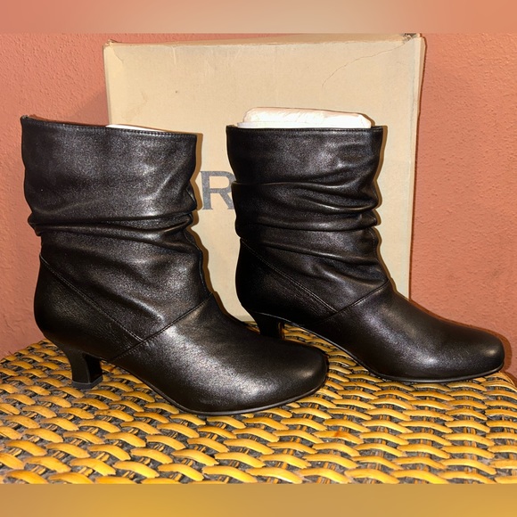 Array | Shoes | New In Box Array Rhythm Le Slouch Black Boots Kimberly ...
